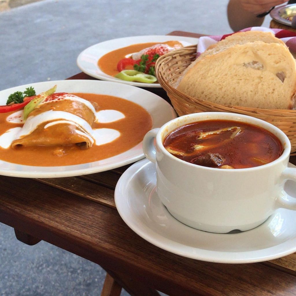 20 Best Traditional Hungarian Restaurants in Budapest - Framey