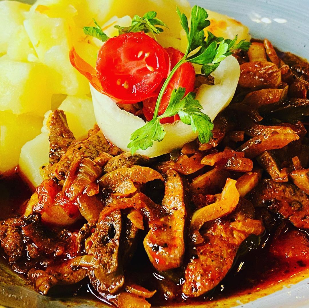 20 Best Traditional Hungarian Restaurants in Budapest - Framey