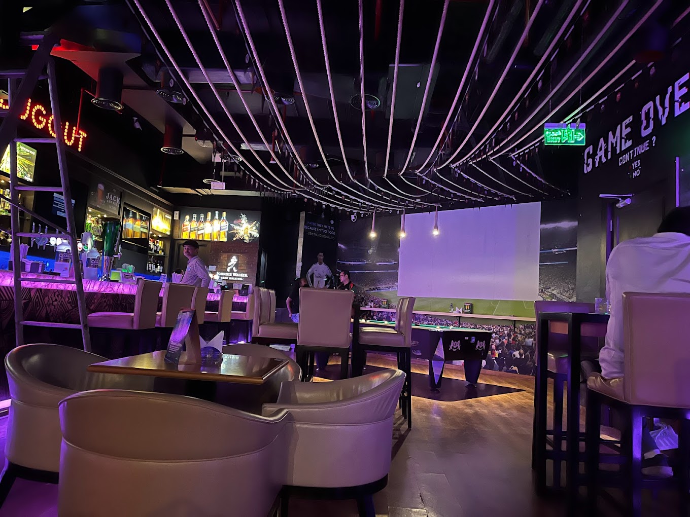 20 Best Pubs & Bars in Dubai to Experience the Nightlife - Framey