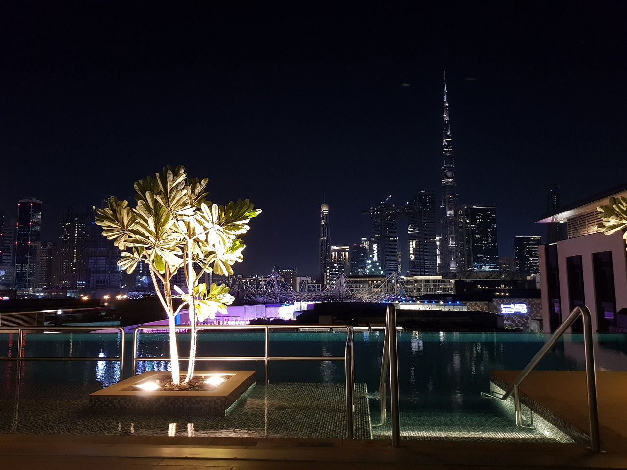 20 Best Rooftop Bars in Dubai - Incredible spots for a drink with a ...