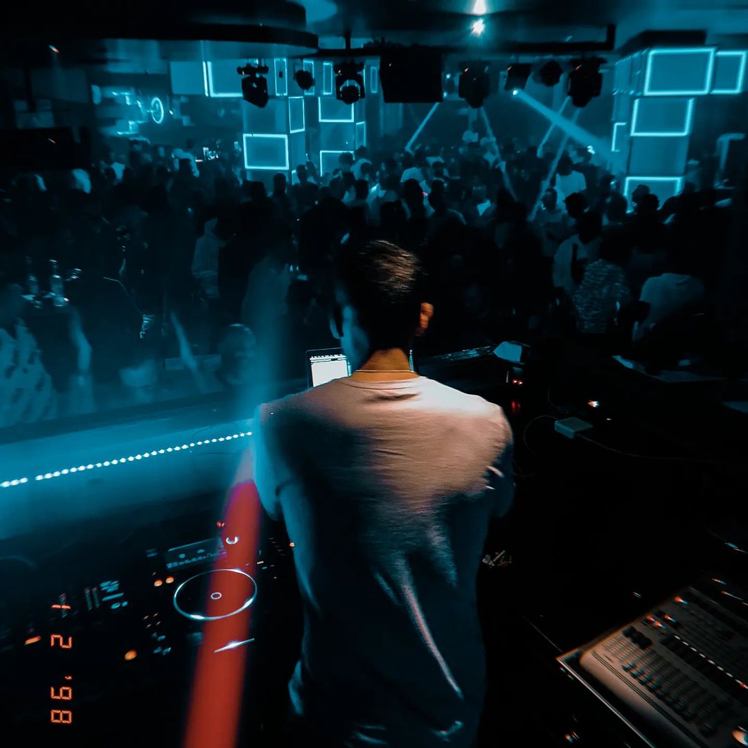 Egypt Nightlife: 20 Must-Visit Bars and Dance Clubs - Framey