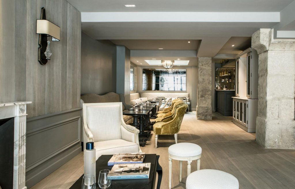 Top 10 Frequently Asked Questions about Paris + The Answers - Framey