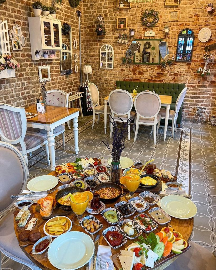 Top 20 Cafes in Istanbul That You Need to Try - Framey