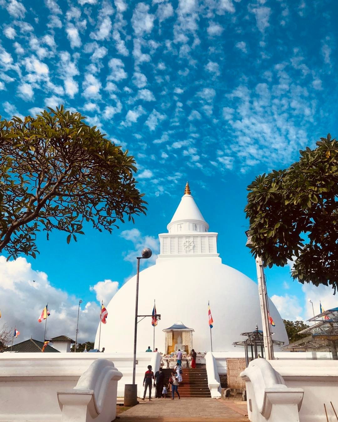 The 10 Best Temples in Sri Lanka You Must Visit - Framey