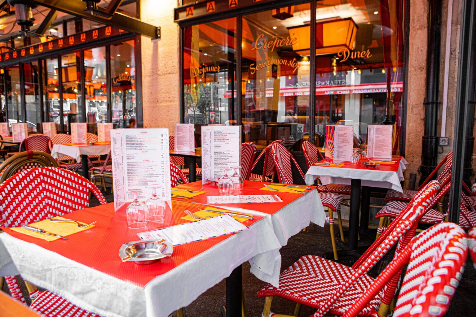 Places to Eat with Kids in Paris - Top 15 Spots To Try - Framey
