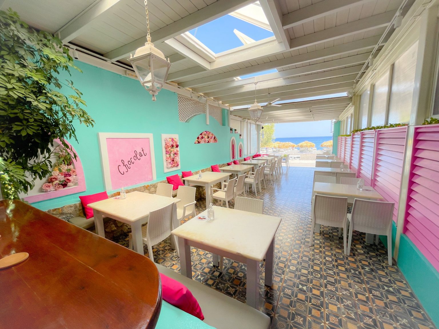 15 Must-Visit Cafes in Santorini, Greece - Framey