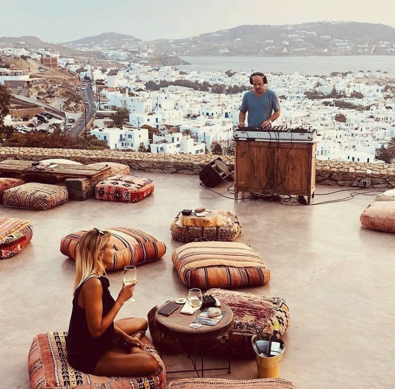 Best Bars in Mykonos You Must Visit - Framey