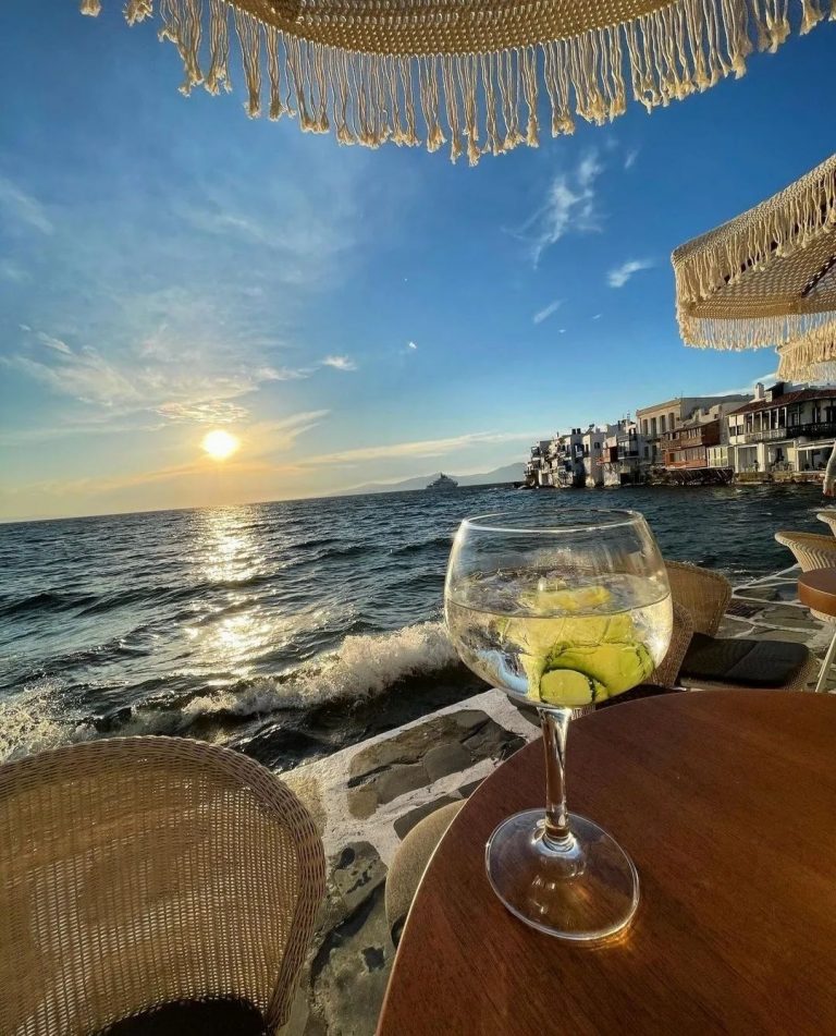 Best Bars in Mykonos You Must Visit - Framey