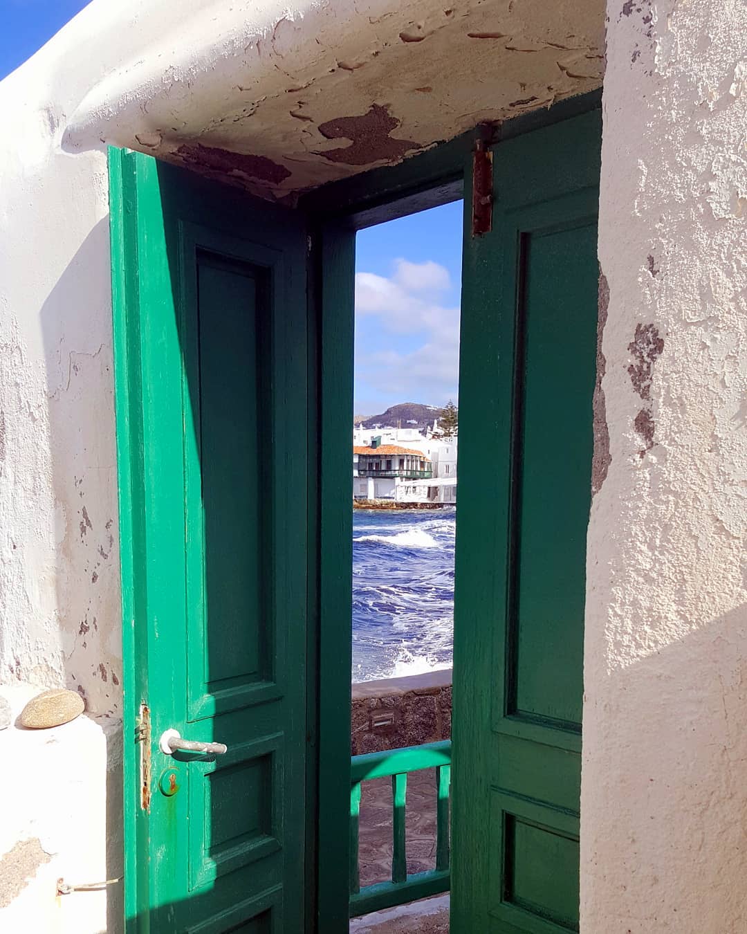 Best Bars in Mykonos You Must Visit - Framey