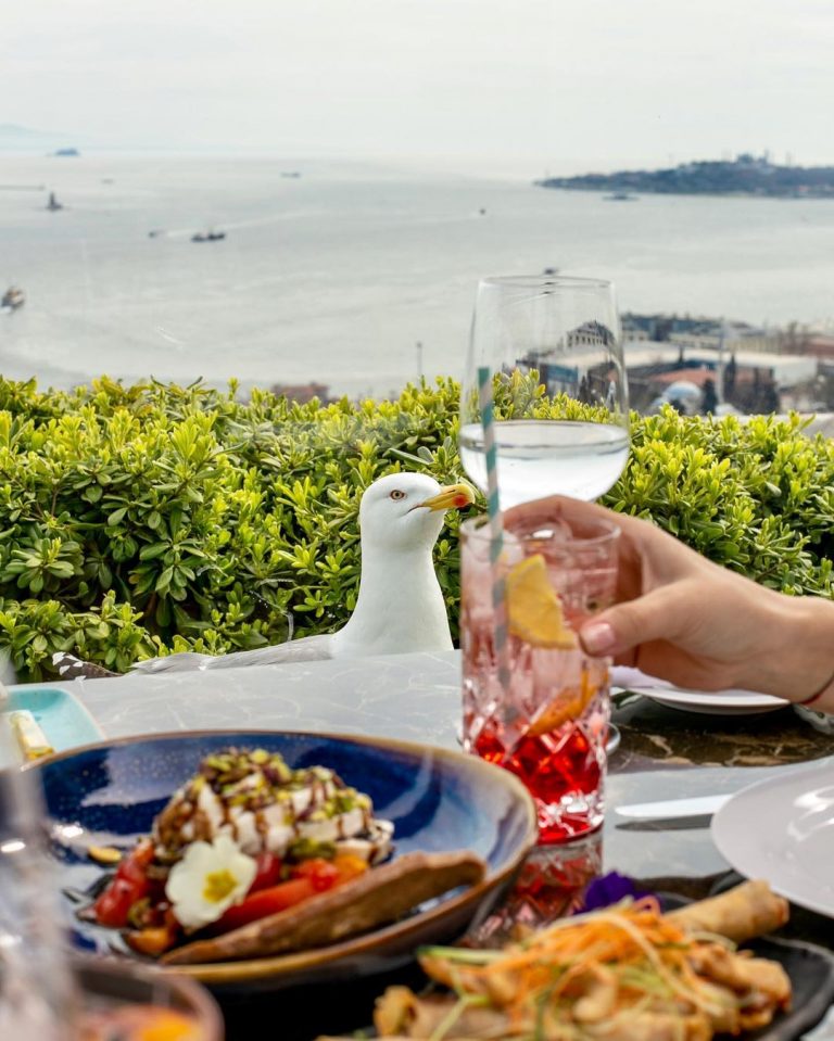 Best Restaurants with Bosphorus Views - 10 Places to Eat in Istanbul ...