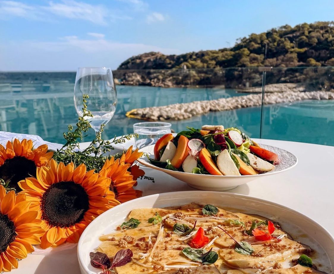 Chic Athens Riviera - Best Restaurants with a View - Framey