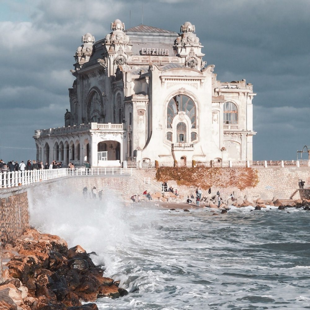 25 Famous Landmarks in Romania, from Dracula's Castle to the Danube ...