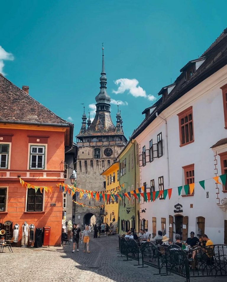 25 Famous Landmarks in Romania, from Dracula's Castle to the Danube ...